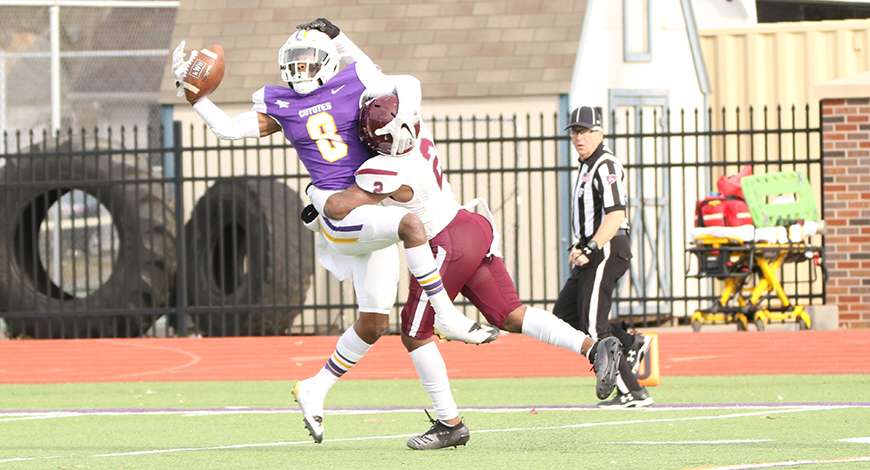 Undefeated Coyotes take on Baker Saturday