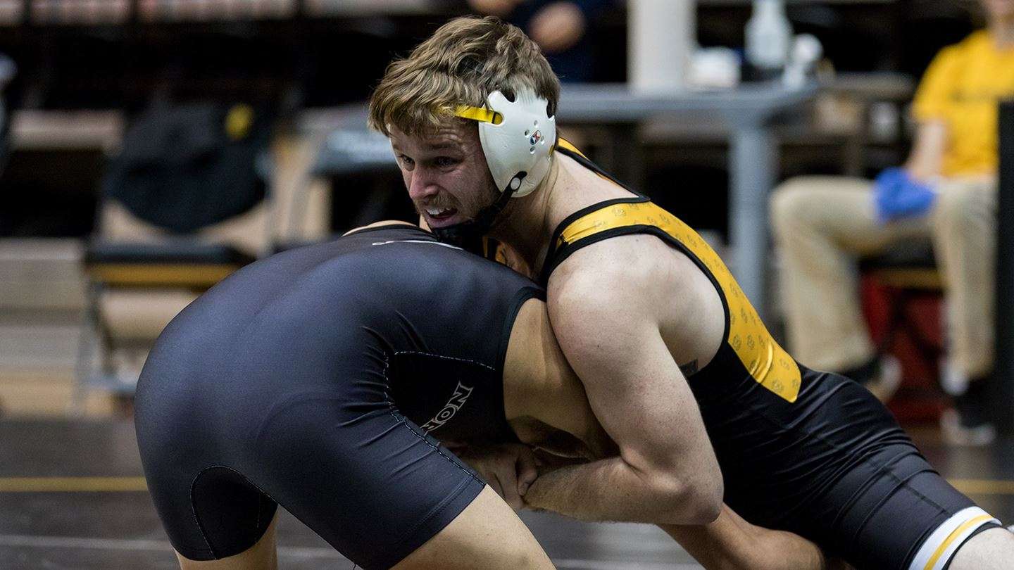 No. 22 FHSU wrestling battles No. 6 Bronchos Friday in Hays