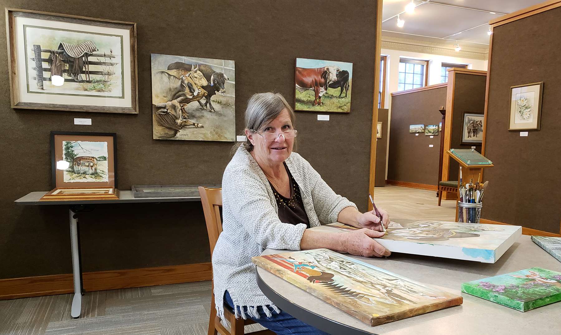 From vet tech to artist, Dabbs inspired by the world around her