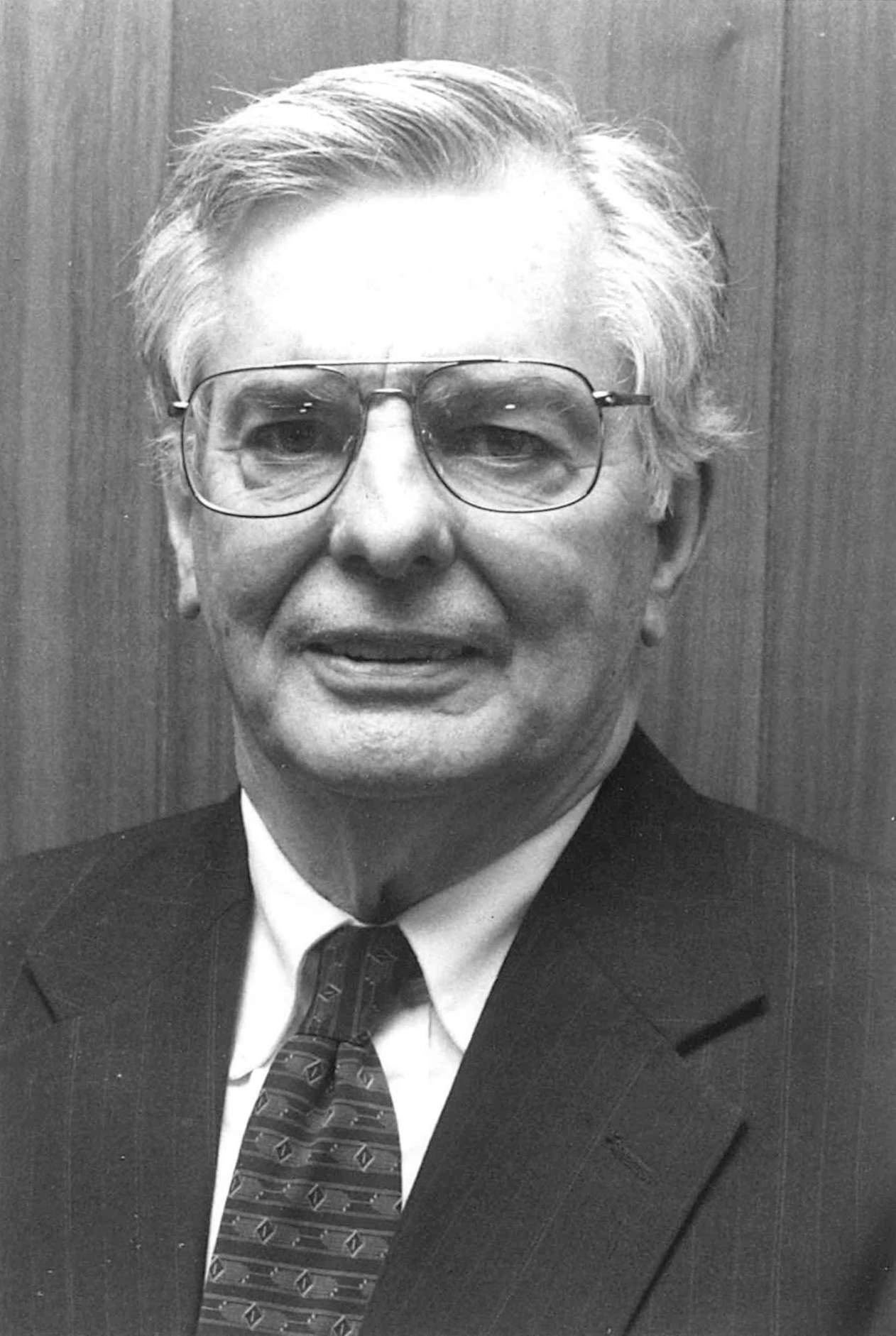 Noted Chadron professor, author Rolland Dewing dies