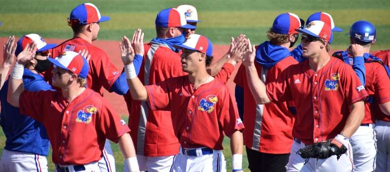Jayhawk baseball completes sweep of Bluejays
