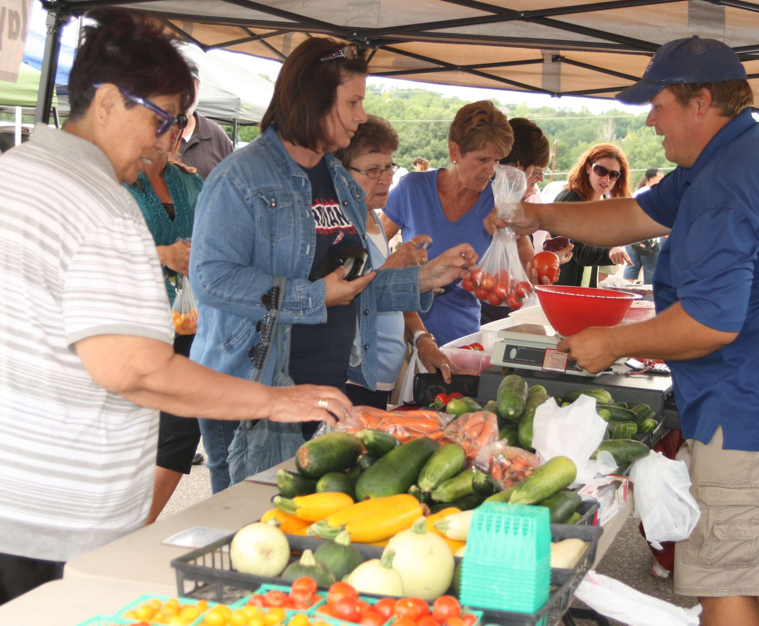 Extension district works to increase seniors' access to produce