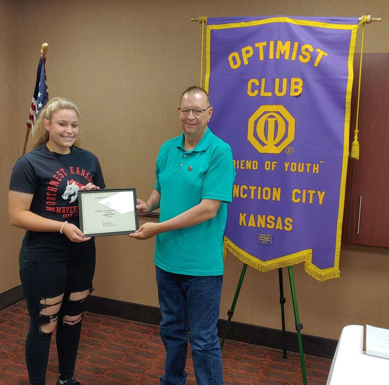 JC Breakfast Optimists award scholarship to JCHS senior