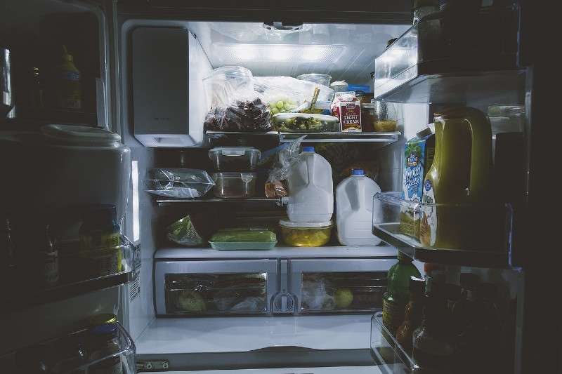 Spoiled food? Here's how to remove odor from the refrigerator