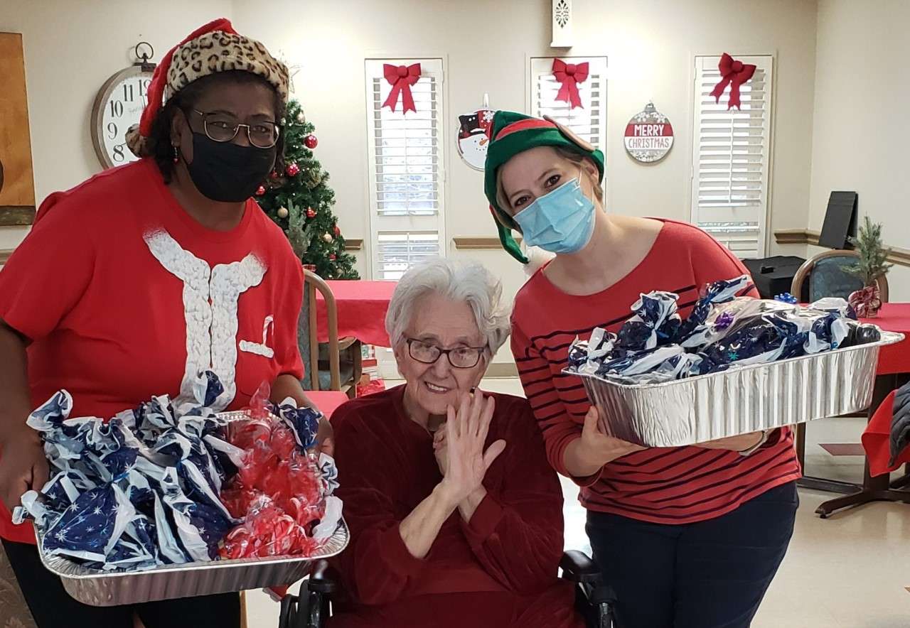 Students support Valley View Senior Life residents