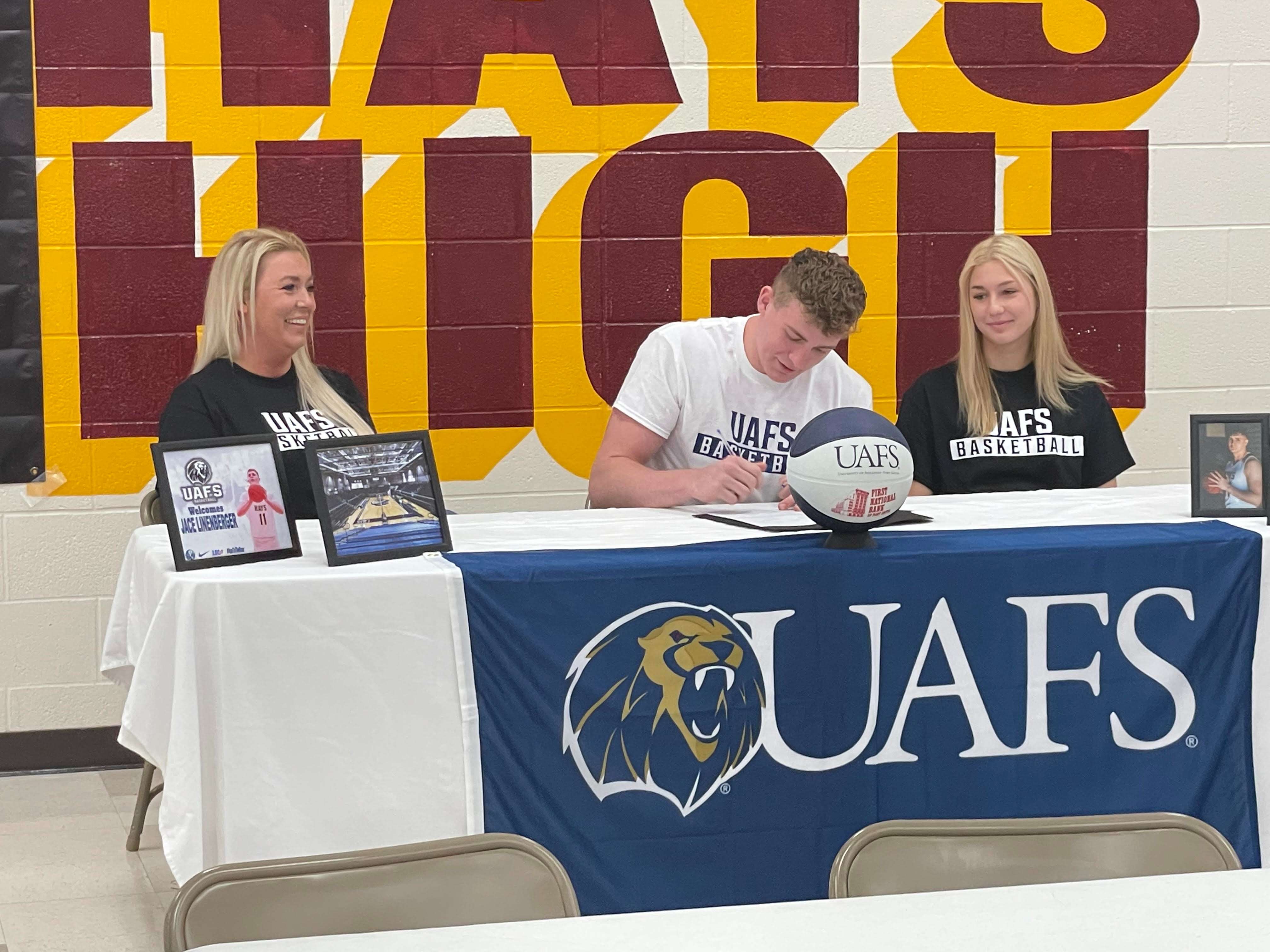 🏀 Linenberger makes jump to Arkansas Fort Smith