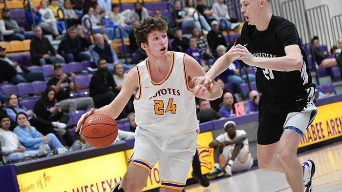 No. 17 Coyote men upset No. 4 Southwestern 83-77