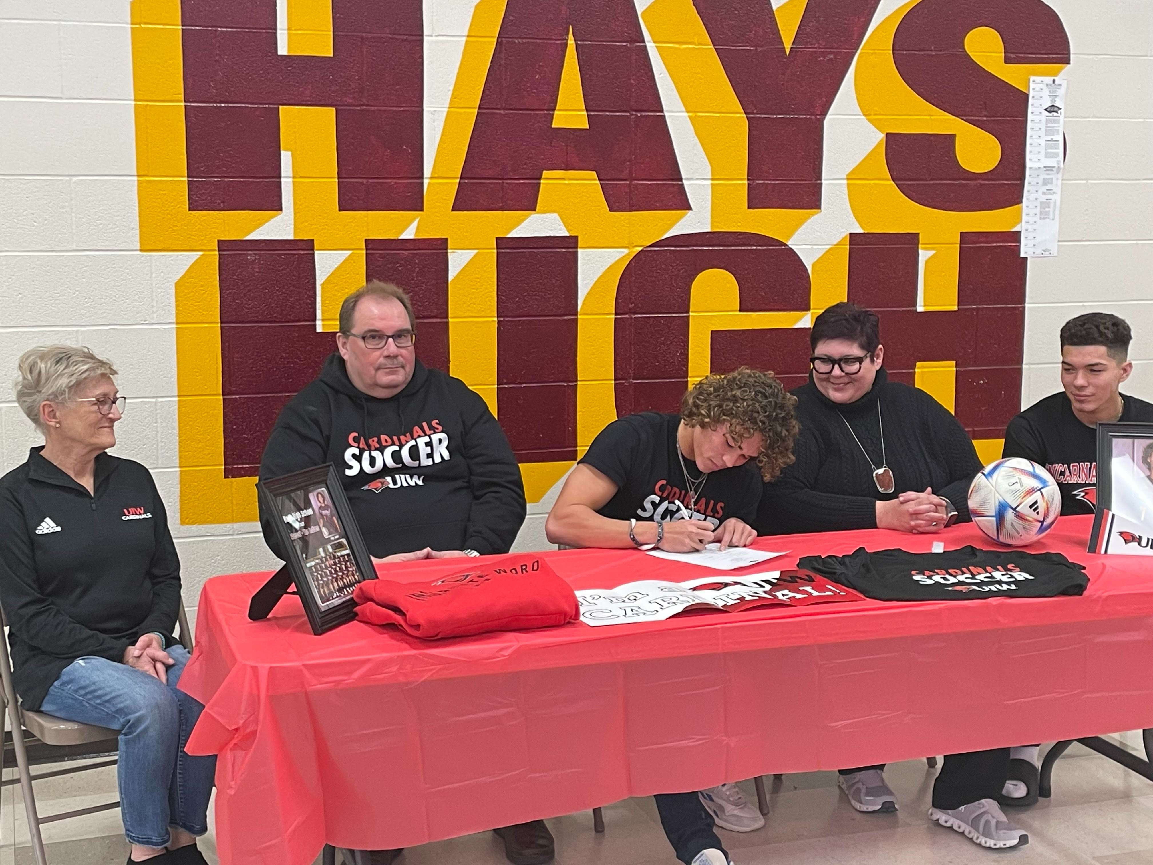⚽️ Hays to Texas; Muller signs with UIW