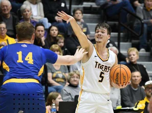 🏀 Hammeke named MIAA Athlete of the Week