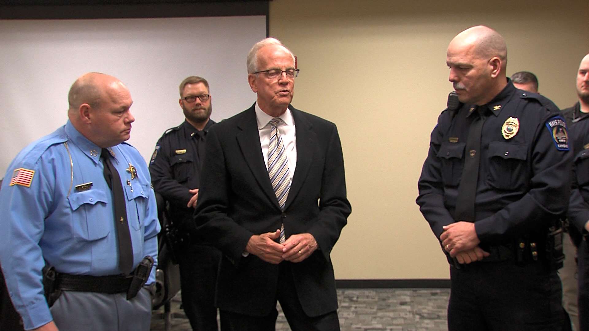 🎥 Hays PD, Ellis Co. sheriff's dept. receive federal grants from Dept ...