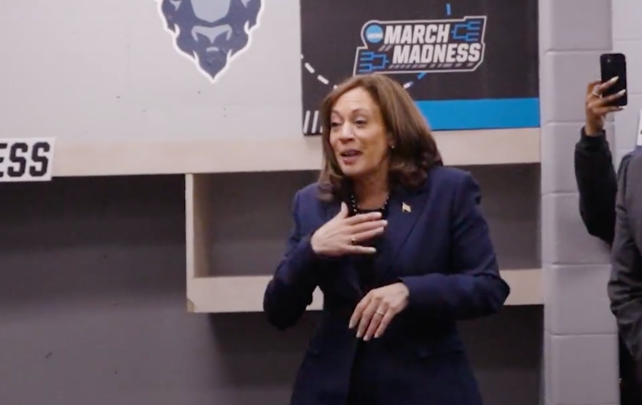 🎥 Vice President attended KU's NCAA tourney game