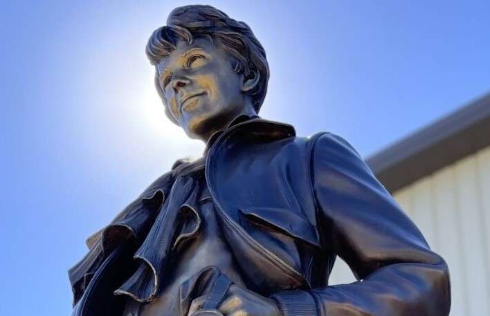 Sonar image reignites excitement, skepticism over Earhart's final flight