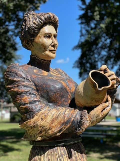 Grand opening of Alma Swensson Memorial Garden in Lindsborg