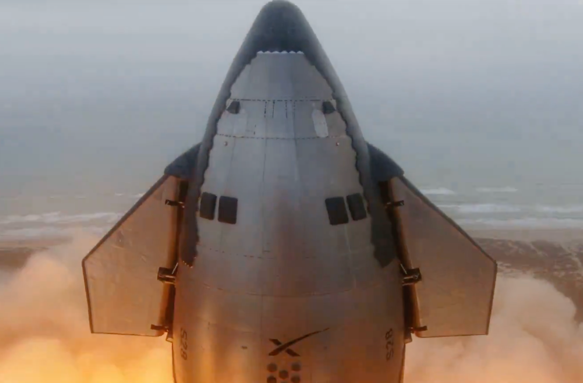 🎥SpaceX: World's most powerful rocket lost during test flight