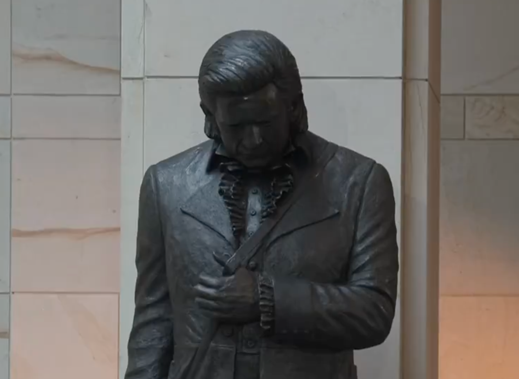 🎥Johnny Cash's statue unveiled at the US Capitol