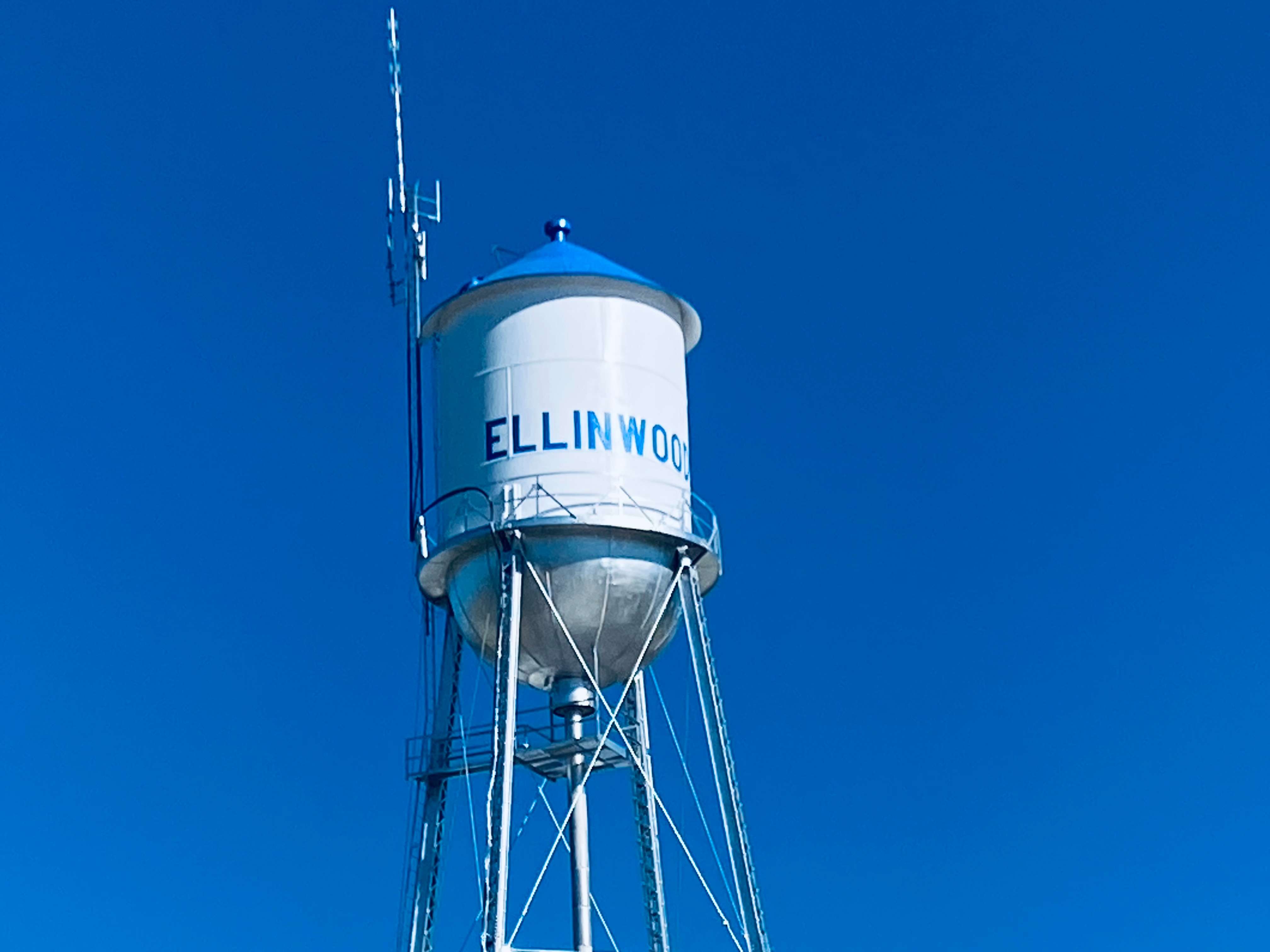 Maintenance, new look for one of two water towers in Ellinwood