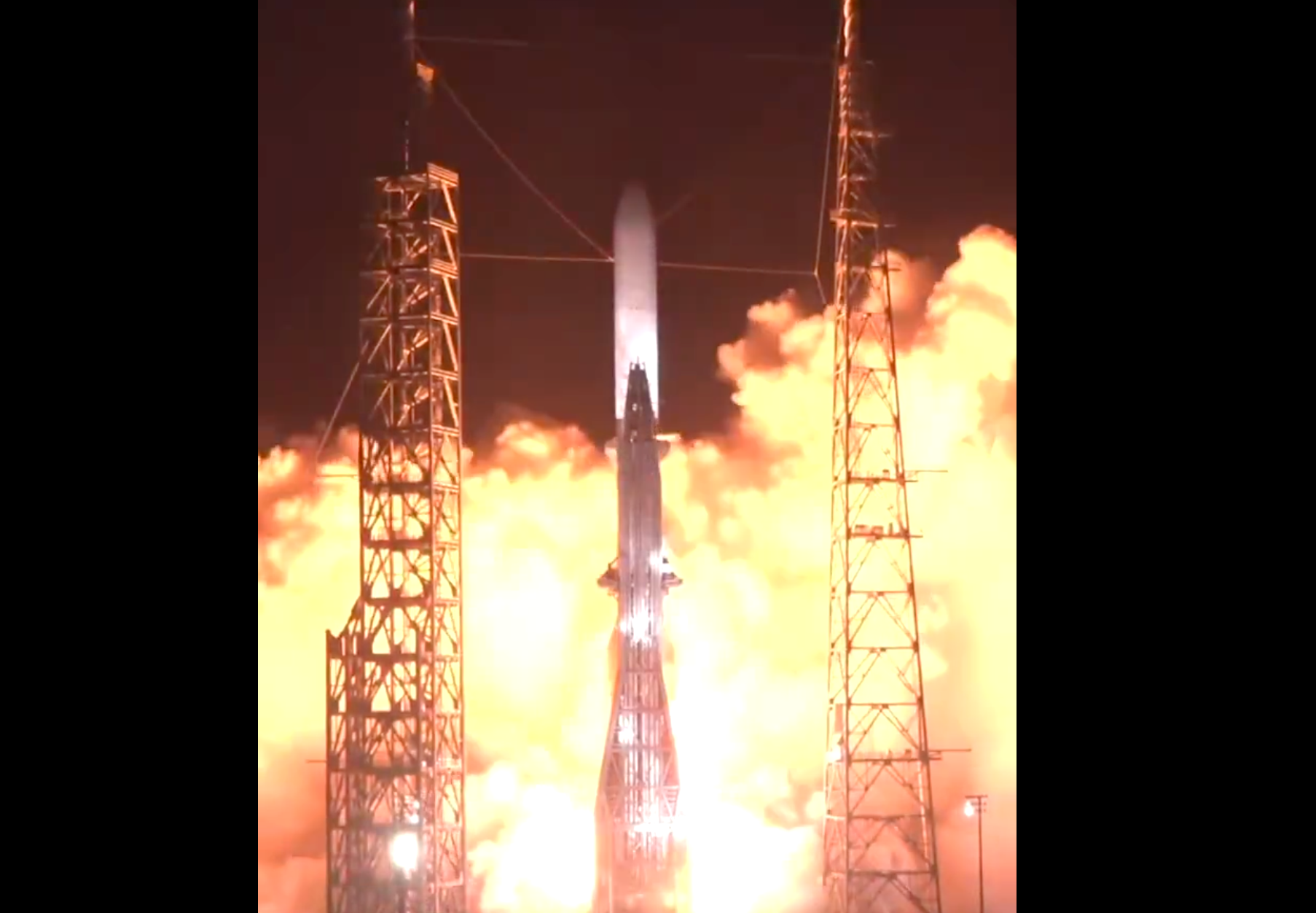 Jeff Bezos’ space company launches massive new rocket on first test flight