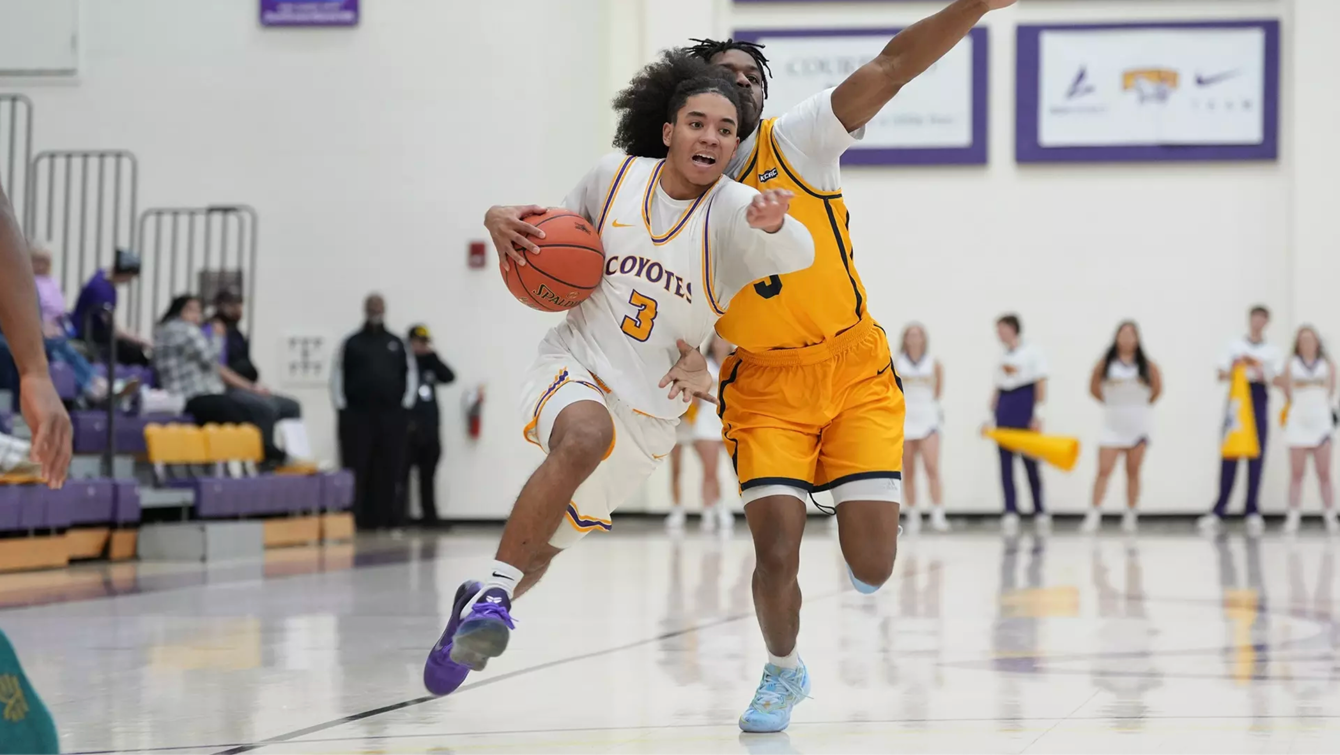 🏀 Coyote Men’s Basketball tops Spires 85-76