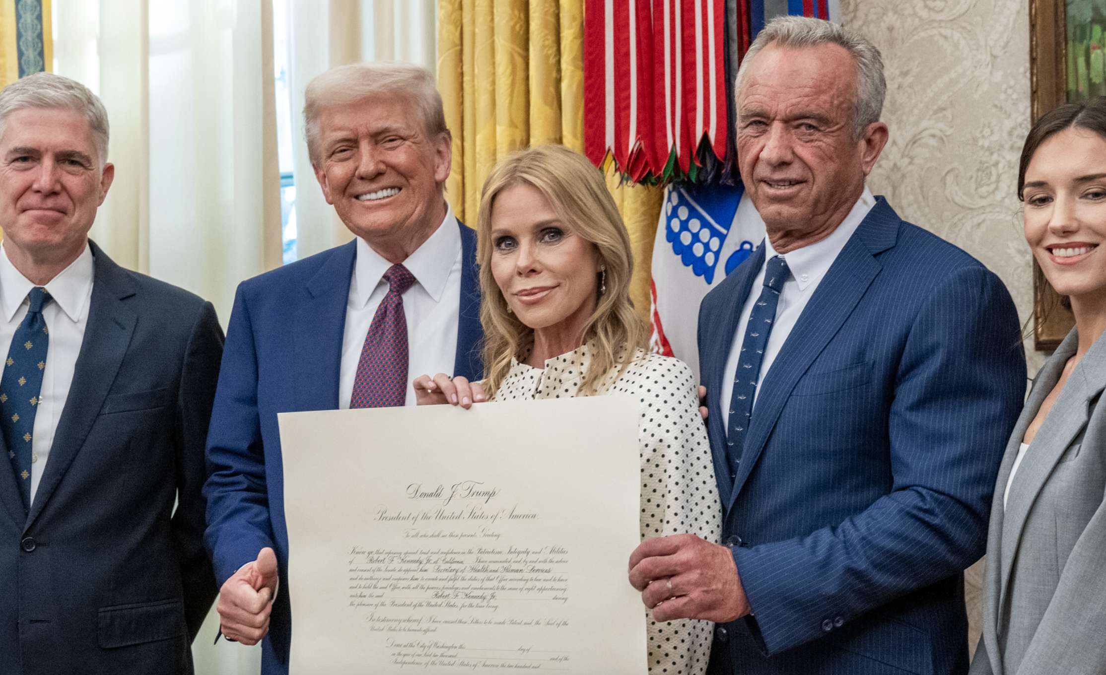 🎥RFK Jr. thanks Kan. U.S. Senator during swearing in ceremony