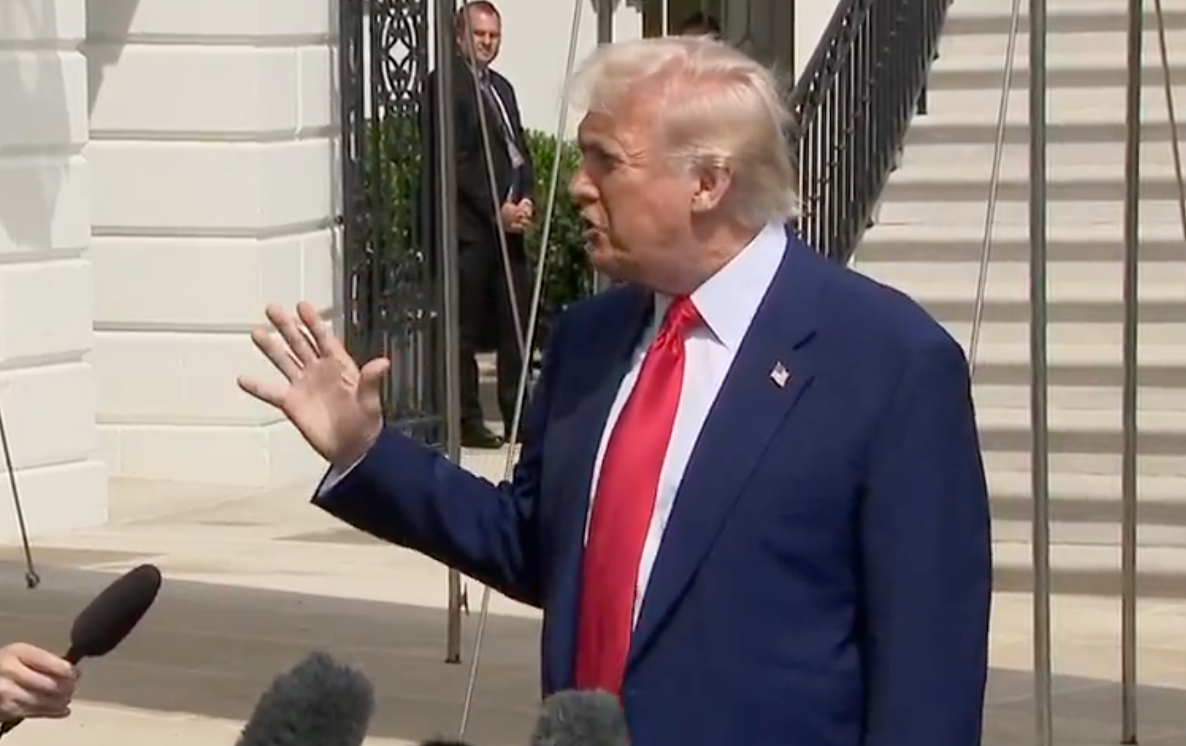 🎥Trump's first statement on stock market drop after tariff announcement