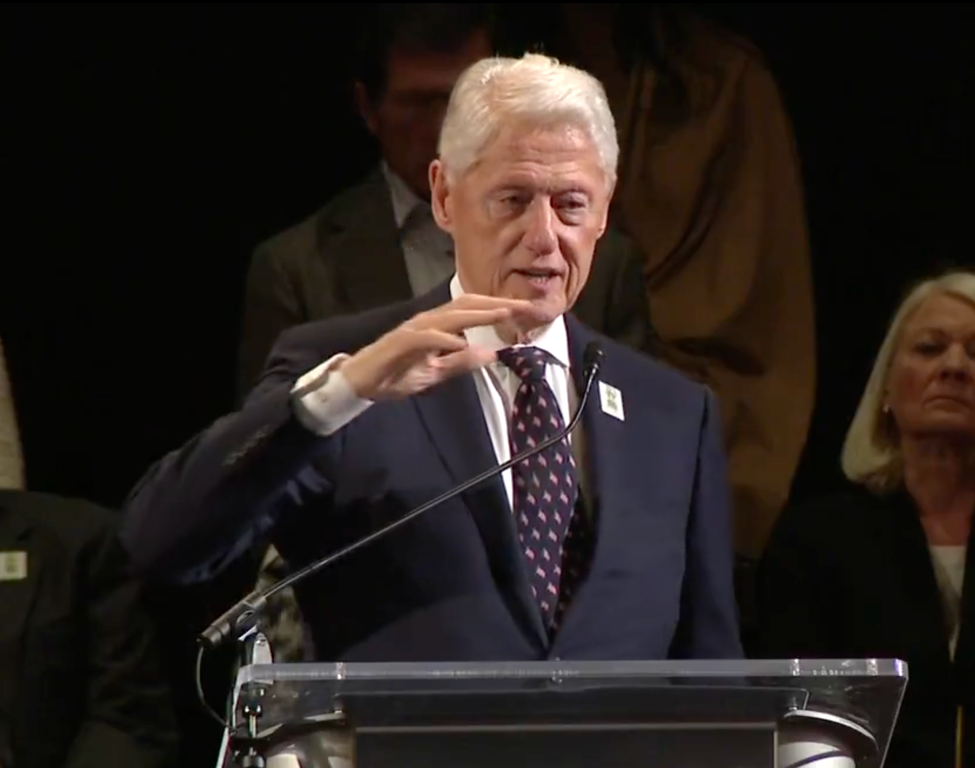 🎥Former President Bill Clinton returns to Oklahoma City 30 years after ...
