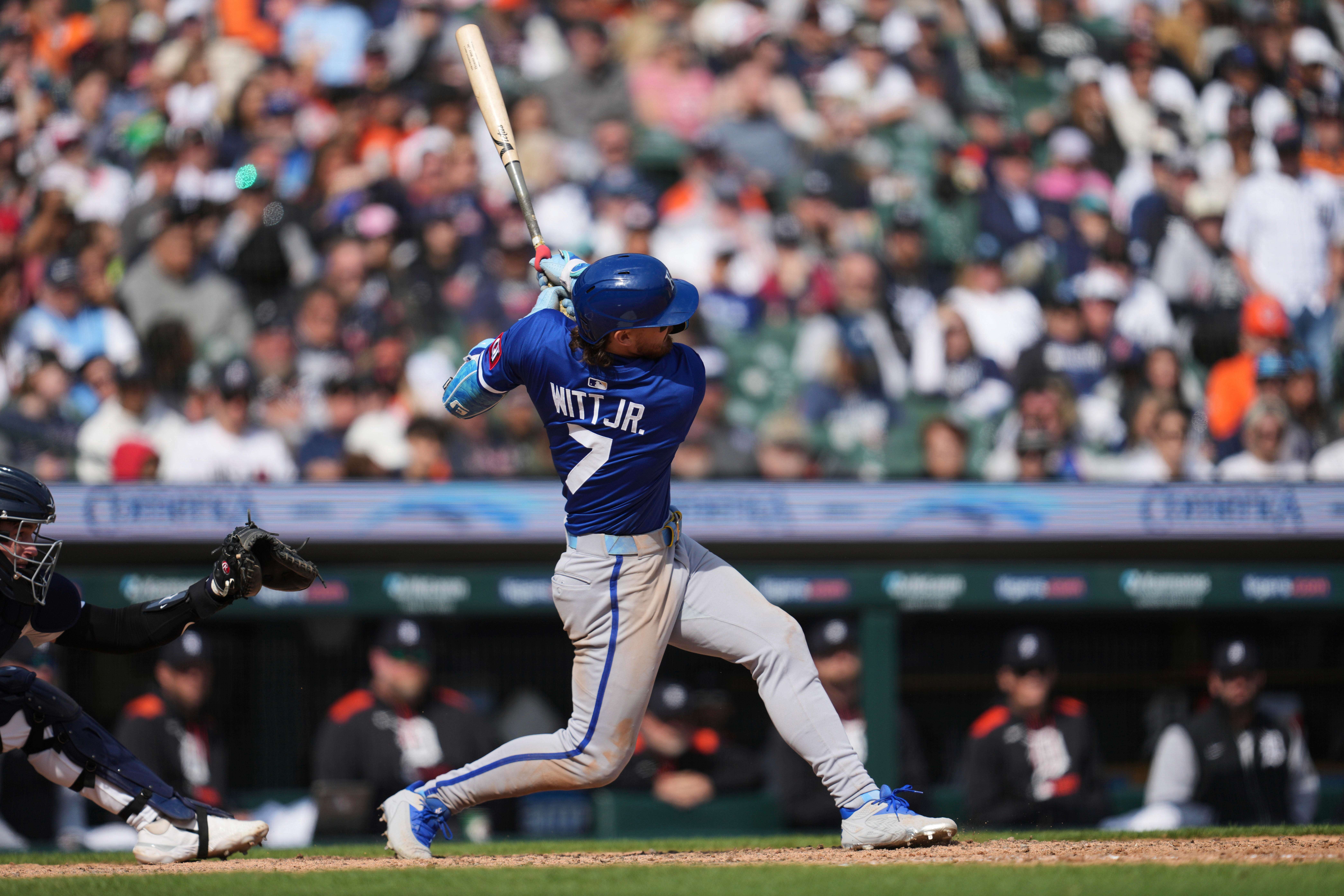 ⚾ Witt's sacrifice fly in 10th helps Royals beat Tigers to stop 6-game skid