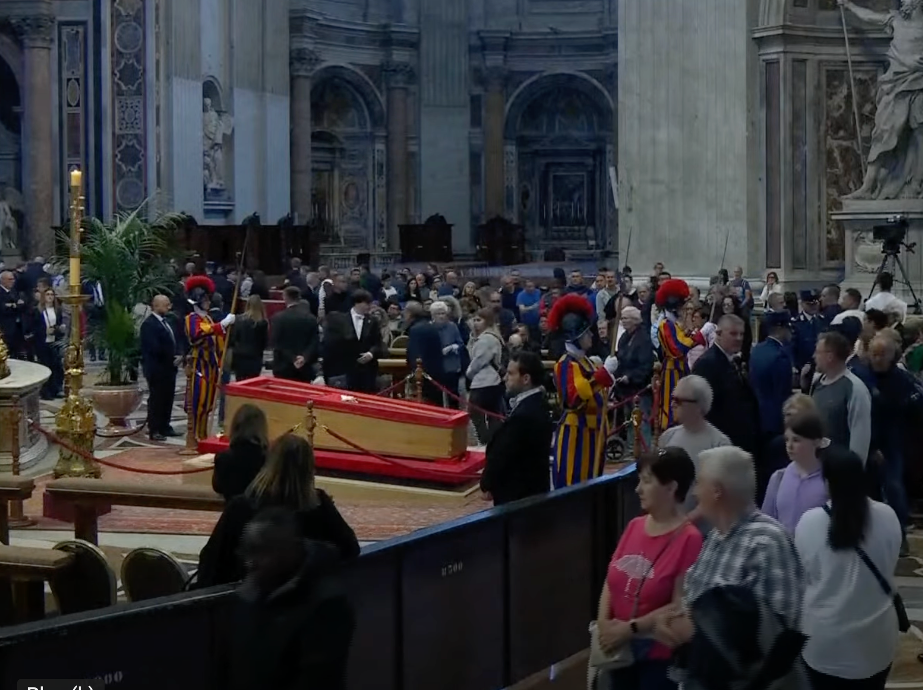Vatican kept St. Peter’s open all night for public viewing of Pope Francis