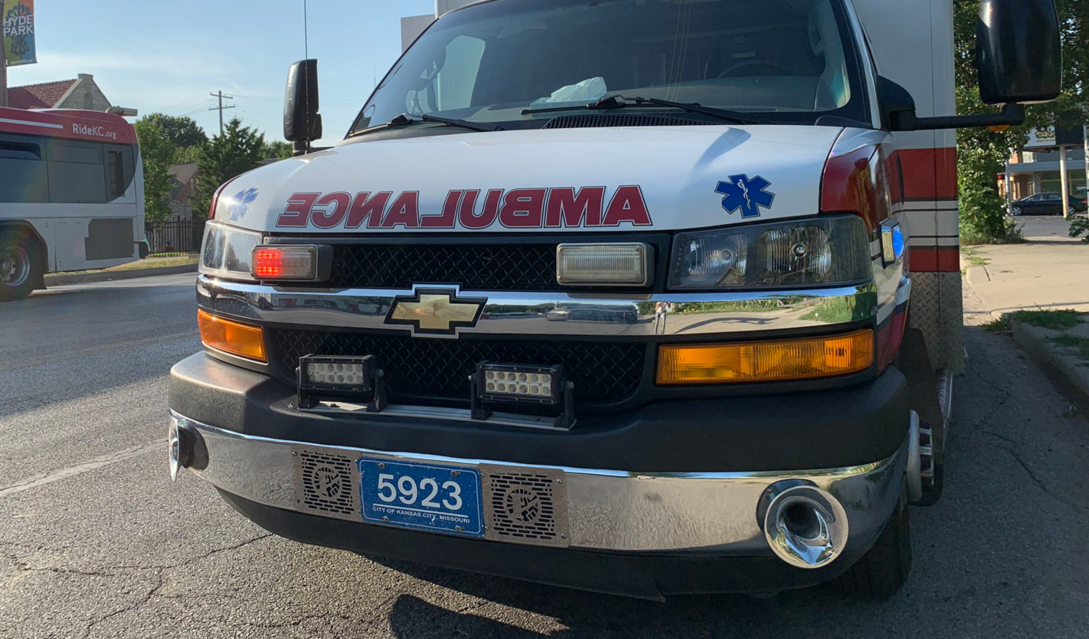 KCPD: 4 drivers fled after 5-vehicle critical injury crash