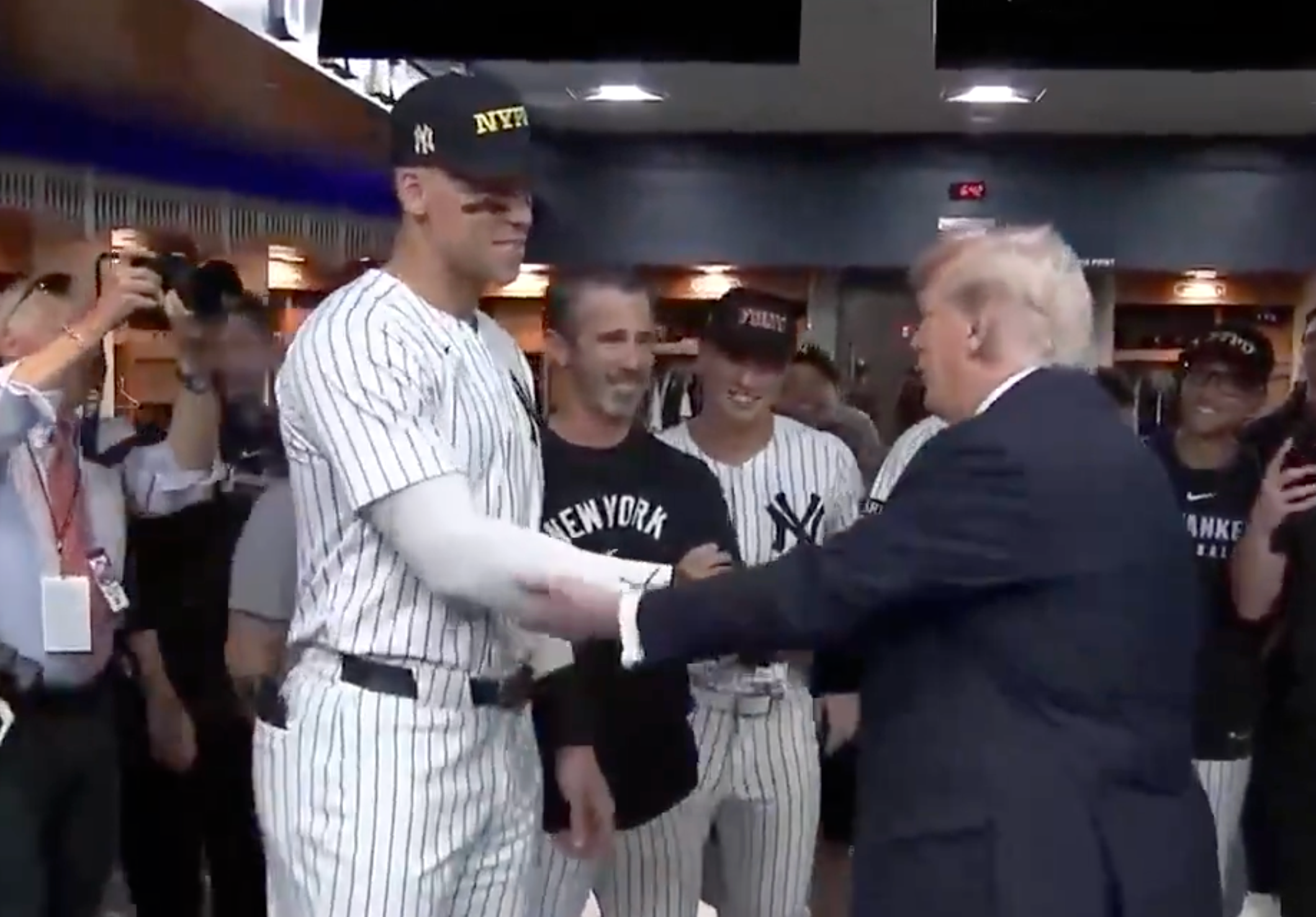 🎥Trump draws cheers and boos marking 9/11 at Yankees game
