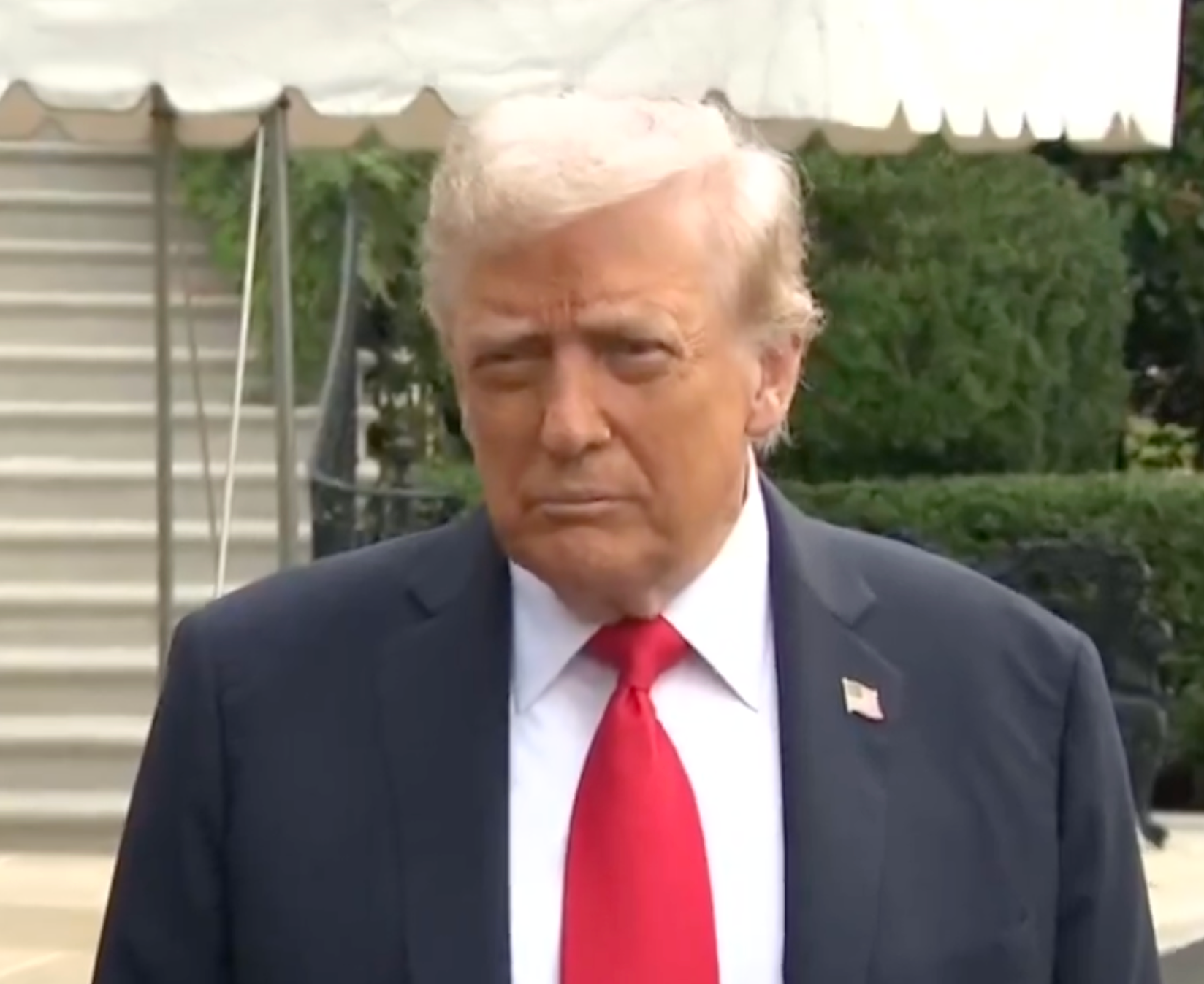 🎥Trump warns Hamas if hostages are used as human shields