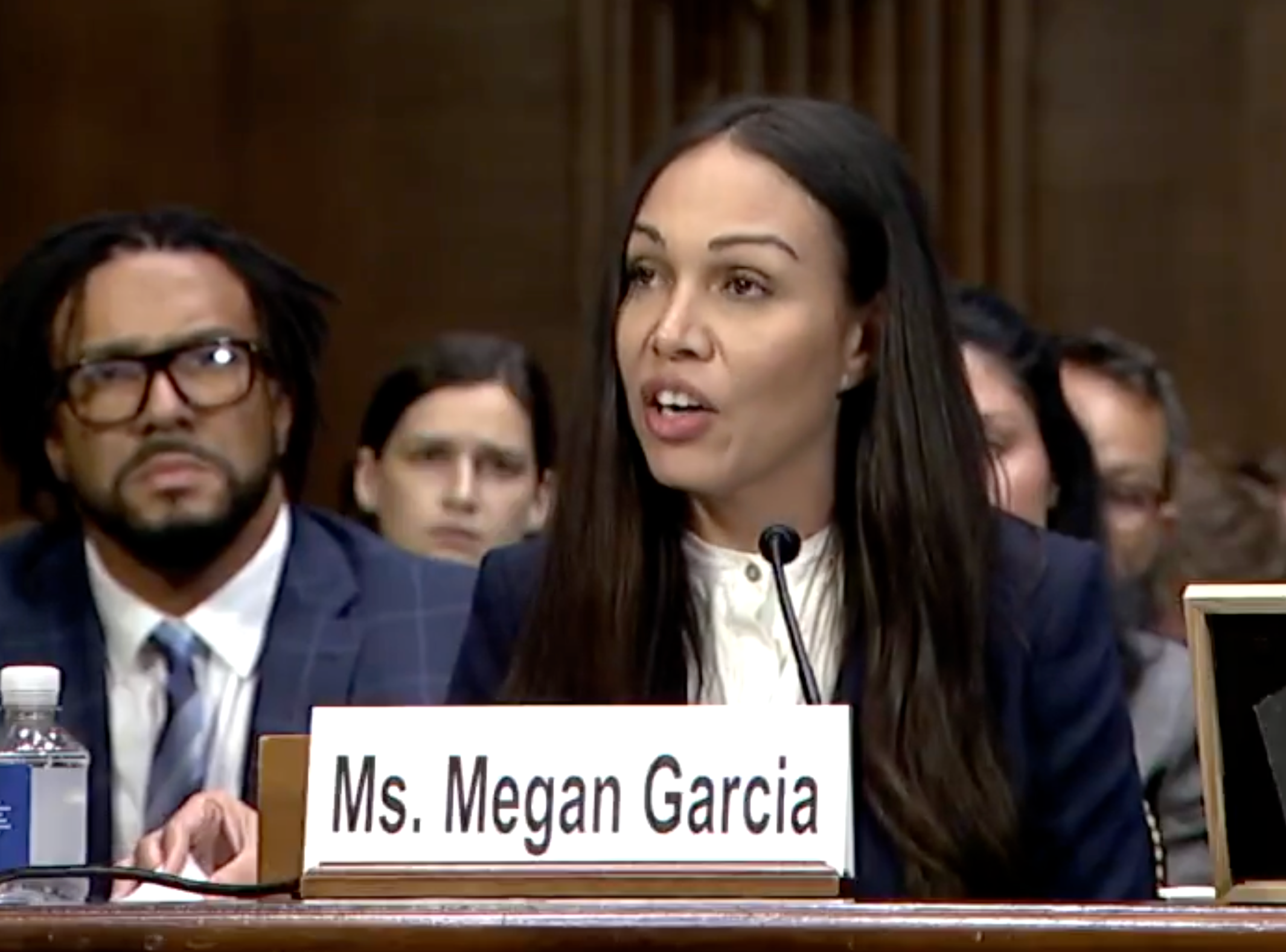 🎥 Parents testify before Congress about the danger of artificial ...