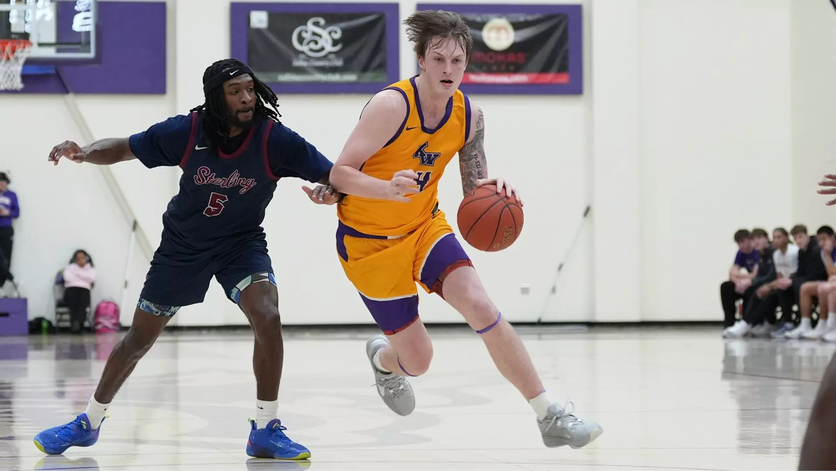 🏀 Coyote Men’s Basketball topped by Spires 69-65