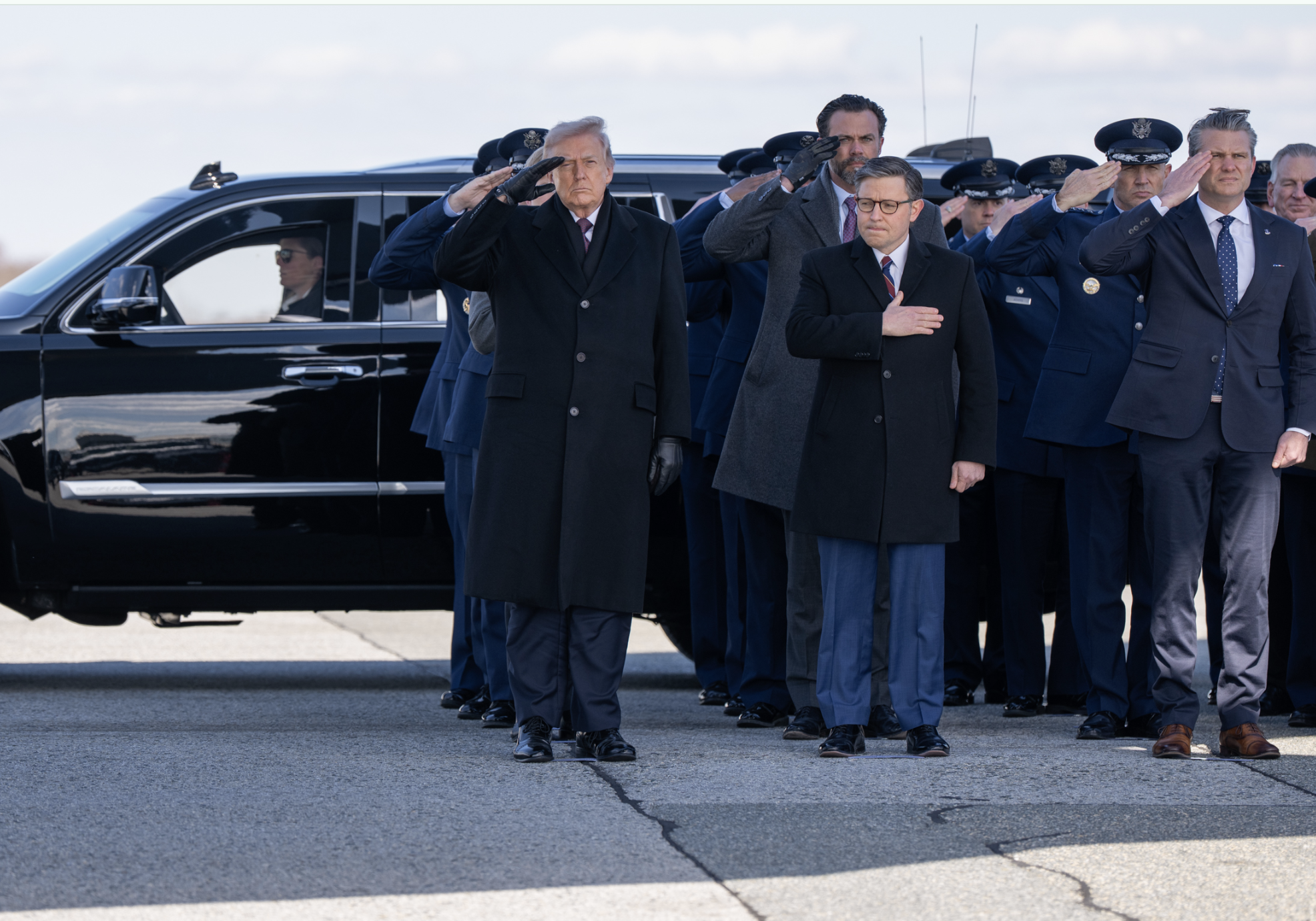 President Trump pays his respects to 6 US service members killed in the ...